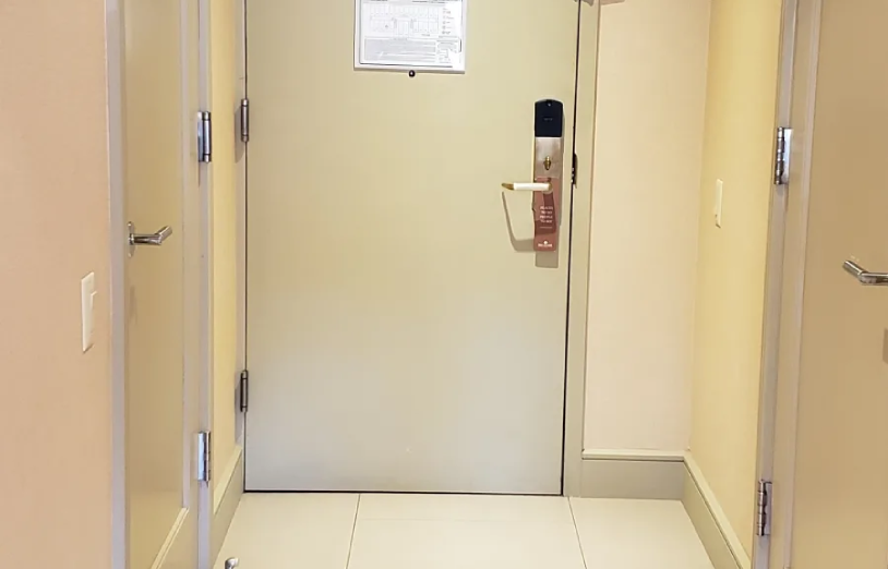 Accessible King Room | The Belvedere Hotel